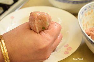 How to Make Bakso, Indonesian Meatballs