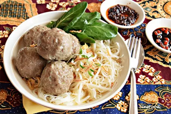How to Make Bakso, Indonesian Meatballs
