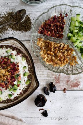 Mast-o-Khiar Recipe (Persian Yoghurt and Cucumber Dip)