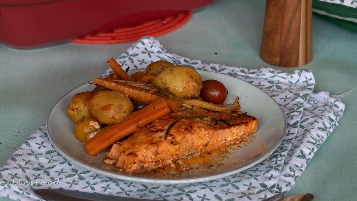 Chipotle Salmon with Potatoes and Vegetables